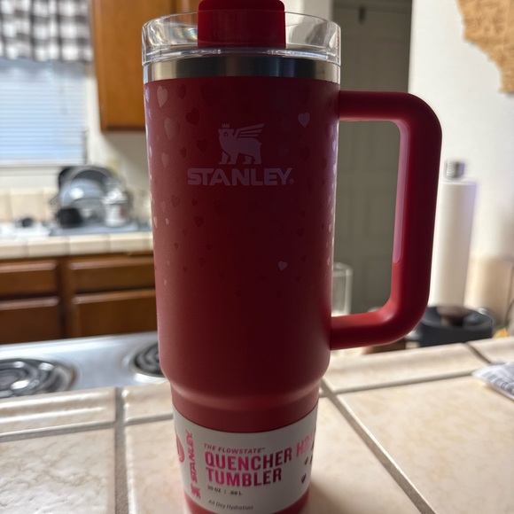 Stanley | Kitchen | Stanley Red Quencher Tumbler With Handle | Poshmark